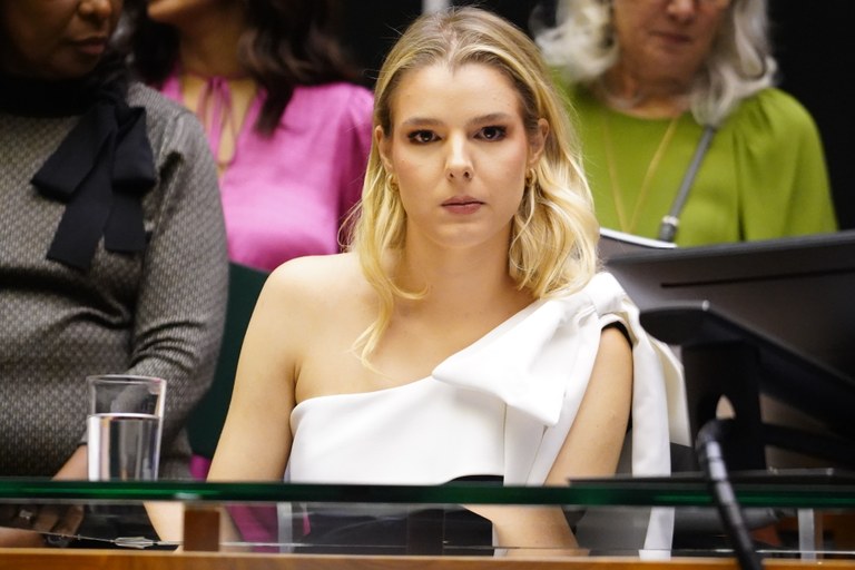 LUISA CANZIANI — Portal da Câmara dos Deputados