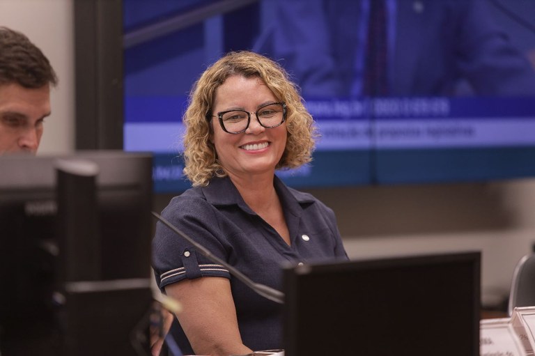 NELY AQUINO — Portal da Câmara dos Deputados